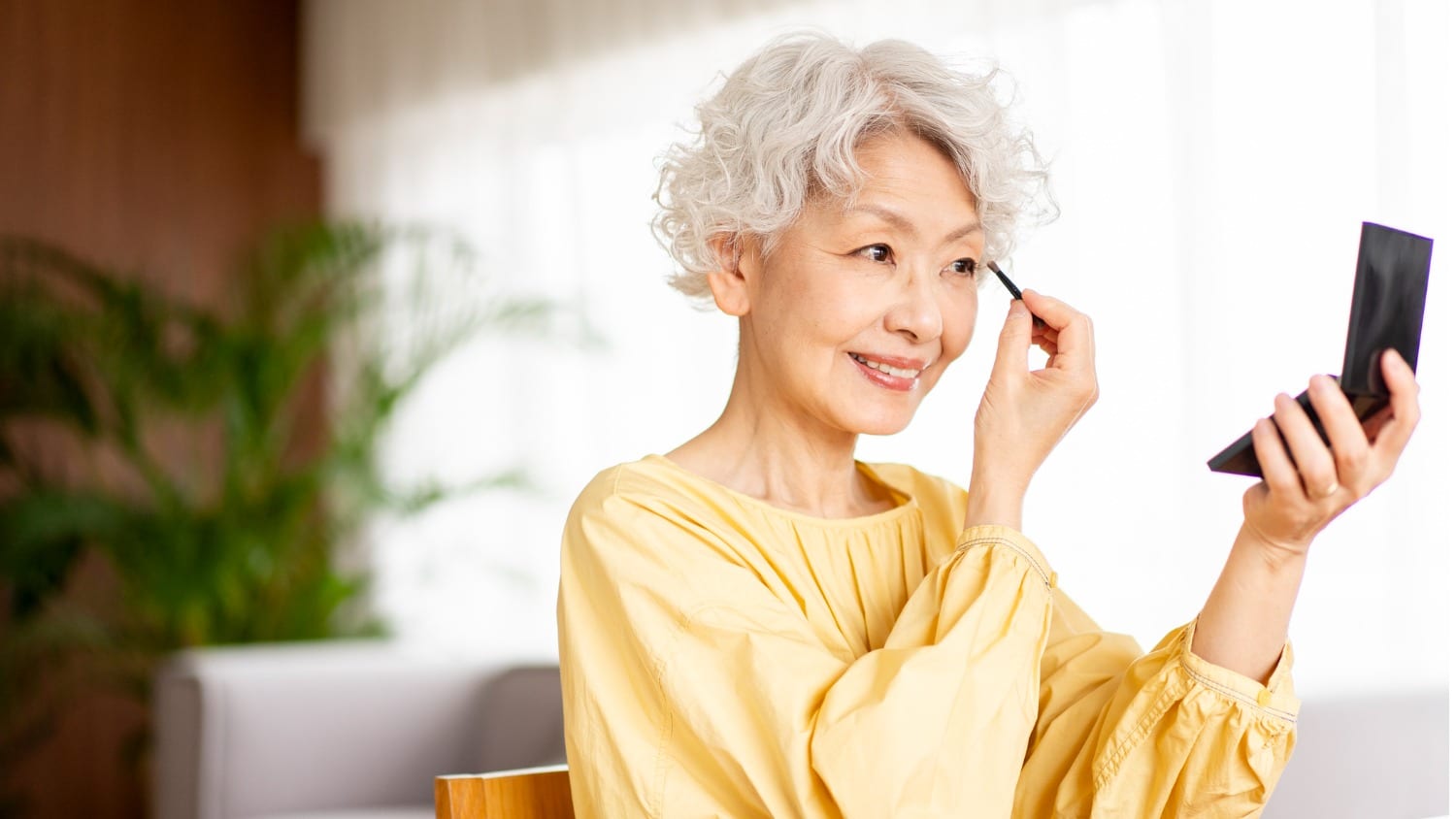 Look Good After 60 – Simple Makeup Techniques and Products Guide ...